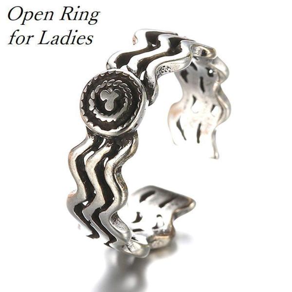 レトロチックなデザインがお洒落♪レディース用のオープンリングです。【サイズについて】画像をご参照ください。【素材について】合金