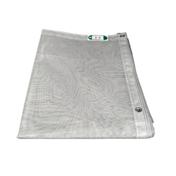 ポリエステルの基布に、難燃剤を配合した塩化ビニール樹脂でラミネートコーティングしたメッシュシートです。建設用飛散防止ネットや防砂、防雪、また、防虫・防鳥・等幅広くご利用になれます。メッシュなので通気性にも優れており、軽くて使用しやすい商品で...