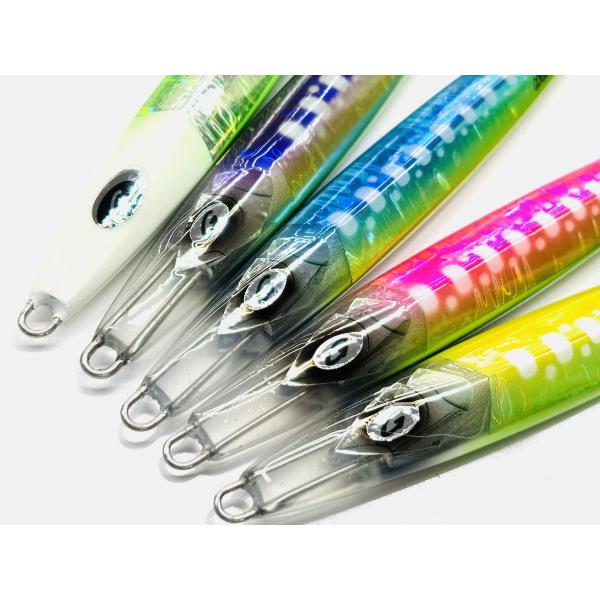 縦の動きに特化した後方重心のハイブリットジグ強弱によるジャークスタイルでも水平姿勢にはならず、垂直フォールやスライドフォールに移行しサクラマスを誘惑します。