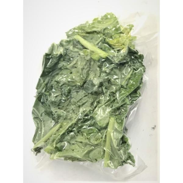 徳島県南産収穫のケール（カリーノケール）です。「小さな自然の恵み」を頂いてる気持ちにさせてくれます。カリーノケールを食べやすい形にカットし、電解水で殺菌し、素早く冷凍加工しました。安心で香り高い旨味あるケールは、リンゴやパインと一緒にミキサ...