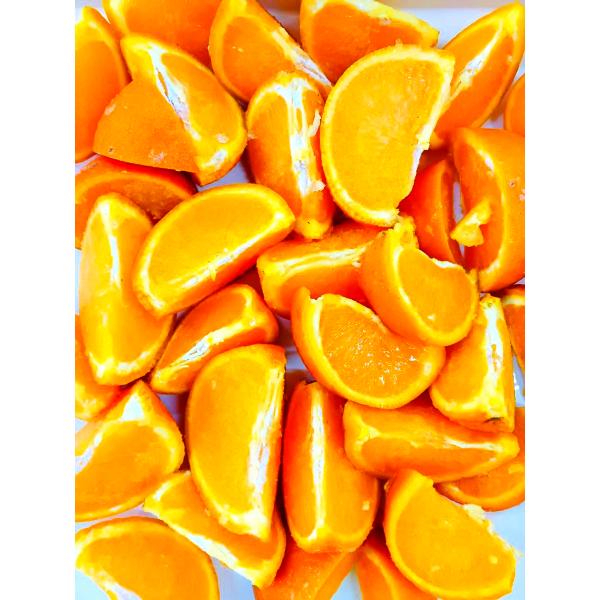 果物のプロの目で厳選した冷凍フルーツ　国産清見オレンジを串切りカットし、短い旬の美味を凍らせました。国産清見オレンジを使いやすいサイズに素早くカット、真空パック加工後、急速冷凍していますので、果実本来の風味と味覚が楽しめます。バラ凍結で使い...