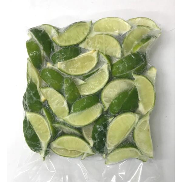 果物のプロの目で厳選した冷凍フルーツ　メキシコ産または日本産の冷凍ライム　串切りカットし短い旬の美味を凍らせました。メキシコ産ライムを使いやすいサイズに素早くカット、真空パック加工後、急速冷凍していますので、果実本来の風味と味覚が楽しめます...