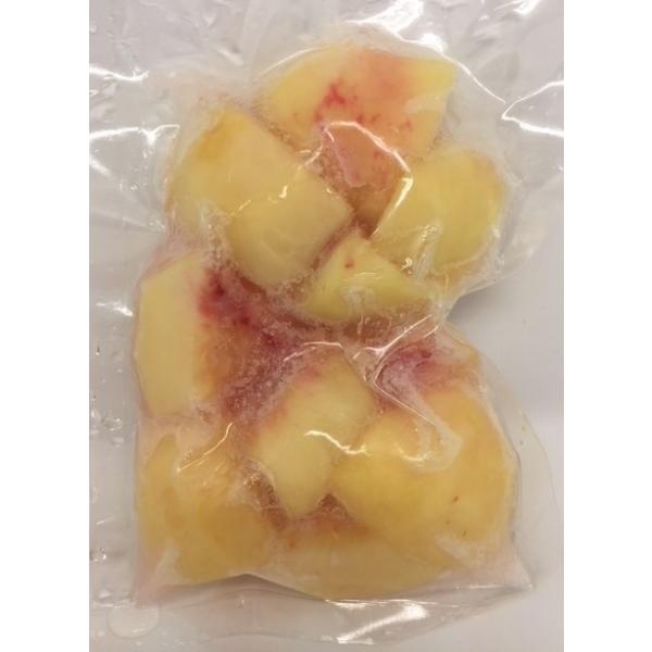 果物のプロの目で厳選した冷凍フルーツ　徳島産または和歌山産の桃、旬の桃を、 そのまま瞬間冷凍しました。フルーツの皮を剥き、使いやすいサイズに素早くカット、真空パック加工後、急速冷凍していますので、果実本来の風味と味覚が楽しめます。スムージー...