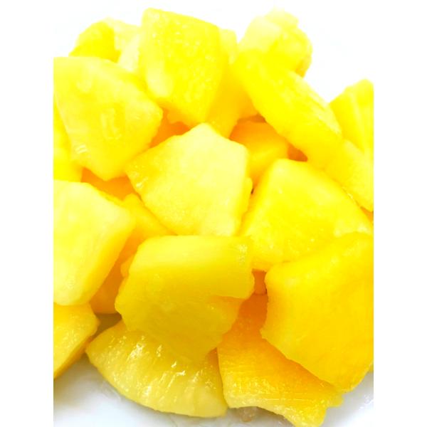 果物のプロの目で厳選した冷凍フルーツ　タイ産のパインを一口サイズにカットし、美味を凍らせました。砂糖未使用です。フルーツの皮を剥き、使いやすいサイズに素早くカット、真空パック加工後、急速冷凍していますので、果実本来の風味と味覚が楽しめます。...