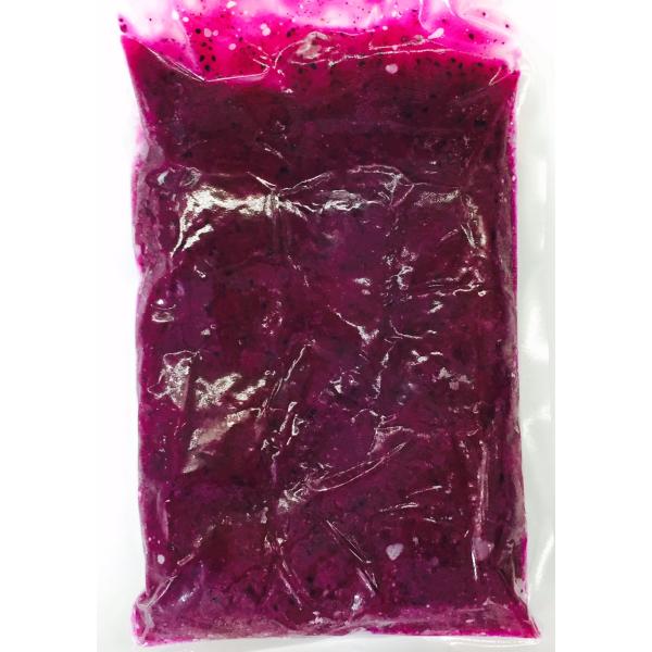 果物のプロの目で厳選した冷凍ピタヤピューレ、ドラゴンフルーツ（レッド）ピューレ　美味しい豊富なミネラルと、強い抗酸化作用を持つピタヤ（ドラゴンフルーツ）は、食物繊維、葉酸、ビタミンＢ2、ポリフェノールの一種のベタシアニンを多く含みます。美容...