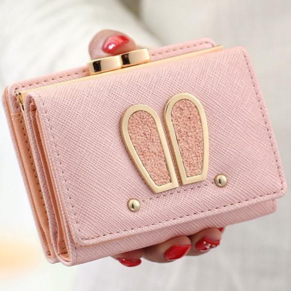 【サイズ・仕様】：◆外寸：縦8.2cm×横10cm×まち3.2m◆重さ：250g◆お札入れ：1ヶ所◆小銭入れ：1ヶ所◆カード入れ8ヶ所◆内面フリーポケット：1ヶ所【素材・成分】：合成皮革【生産国】：中国●海外製品のために国内製品と違って多少...