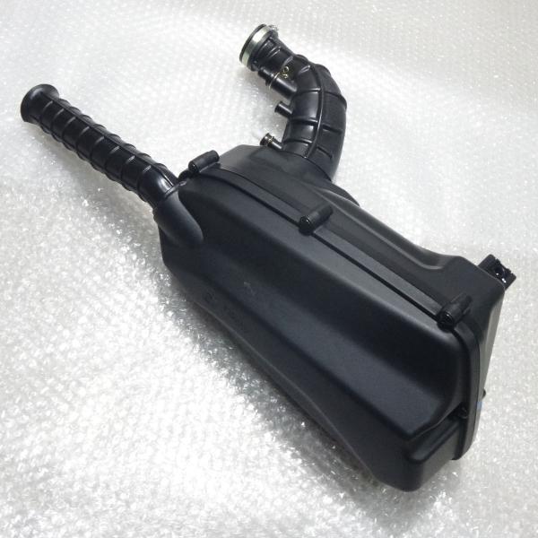 メーカー：PGO部品名：エアクリーナーCOMP部品番号：A526200000001適合車種：G-MAX125LC　G-MAX150LC状態：未使用品 (新車より取り外したものになります)