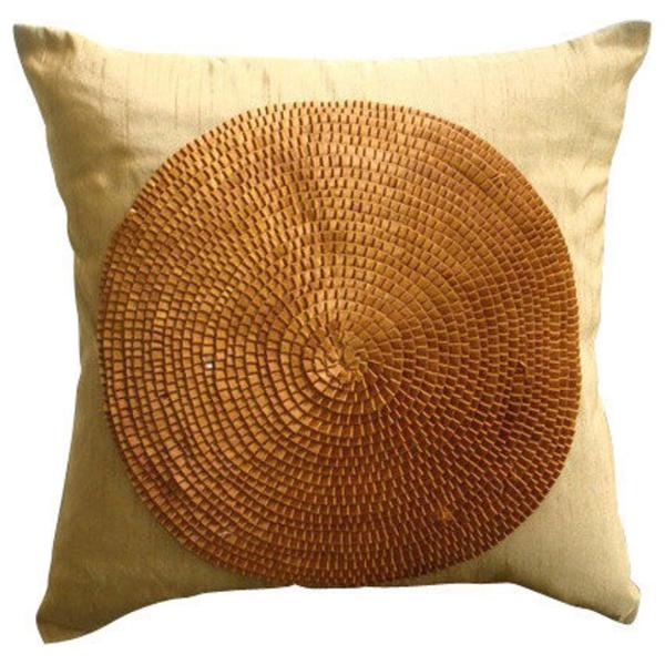 商品名: ザ ホームセントリック クッションカバー アートシルク 45x45 cm ゴールド - Crowning Glory The HomeCentric Cushion Cover for Sofa, Pillow Covers 18...
