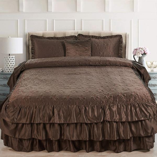 商品名: Serenta 4 Pieceマットサテンフリル付きキルト風ベッドスプレッドセット キング ブラウン BNFBDSKMSATRUFCH Home Soft Things 4 Piece Matte Satin Ruffle Qui...