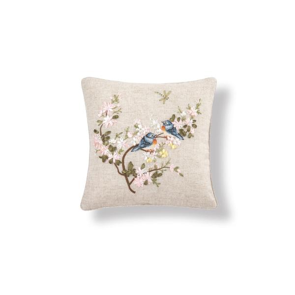 商品名: C&amp;F Home ブルーバードリボンアート枕 16 x 16 ナチュラル C&amp;F Home Bluebird Spring Floral Ribbon Art Decorative Accent Throw Pil...