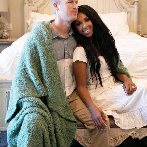 商品名: Saranoni 高級ブランケット 特大スーパーソフトバンブー ホーム装飾 特大 バンボニ 60インチ x 80インチ ホームスローブランケット オリーブ色 SARANONI Bamboni Luxury Throw Blanke...