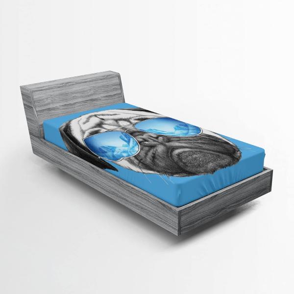 商品名: Ambesonne パグフィットシート、犬のポートレートミラーサングラス手描きのペットの動物のイラスト 面白い、ベッドカバー、快適さのためのオールラウンドゴムディープポケット付き、ツインXL、パールブルー Ambesonne Pu...