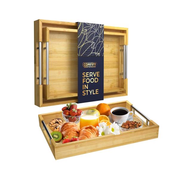 商品名: 装飾サービングトレイ2個セット - 竹 + シルバーステンレススチールハンドル - コーヒーテーブルまたはオットマントレイ ベッドジュエリーでの朝食用 装飾整理 - 12インチ x 17インチ - 純竹仕上げ Comfify De...