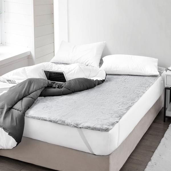 商品名:  Chunky Bunny - Coma Inducer〓 Queen Bed Topper - Glacier Grayブランド: Byourbed商品サイズ: Queen商品番号: 色: Glacier Gray素材: Pol...