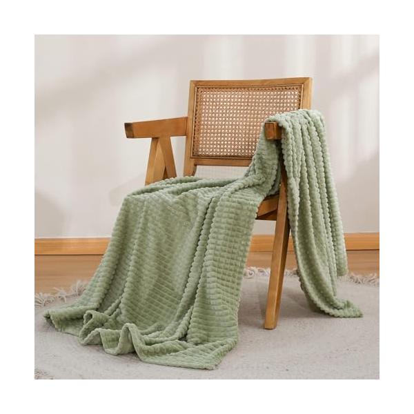 商品名: Simple&amp;Opulence 高級フランネルフリース スーパーソフト ホームファニッシング スローブランケット 立体グリッドデザイン セージグリーン 50インチx70インチ Simple&amp;Opulence Sag...