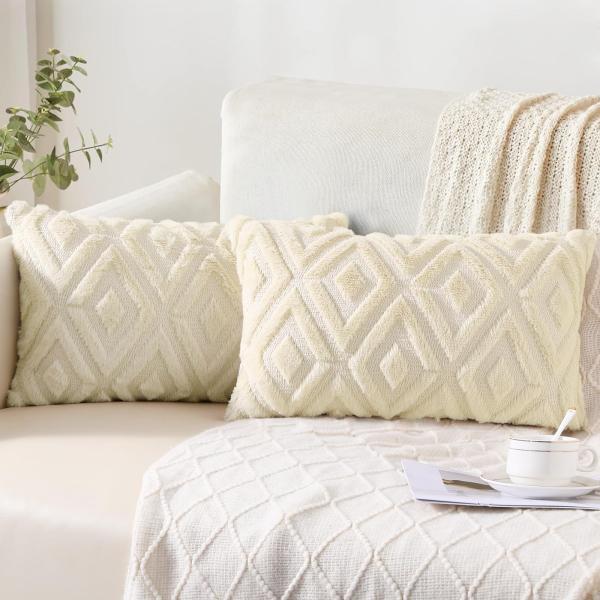 商品名: Pallene ソフトフェイクファースロークッションカバー 12x20インチ フラシ天ショートウールベルベット装飾腰部クッションカバー リビングルーム用 カウチソファクッションカバー 3Dダイヤモンドパターン 2枚セット ベージュ...