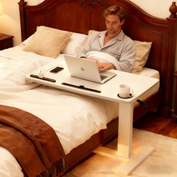 商品名: ベッドテーブル 空気 高さ調節可能 スタンドデスク 隠しホイール付き USBポートパッドスロット モバイルノートパソコン スタンディングデスクカート 表彰台テーブル ホワイト 32X16インチ Over Bed Table Pne...