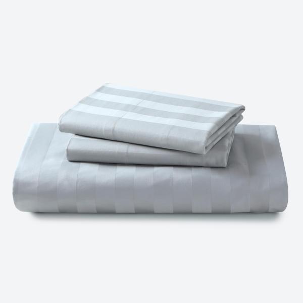 商品名: 100%エジプト綿 ボックスシーツ キングサイズ 600スレッドカウント 3点セット (ボックスシーツ1枚、枕カバー2枚)、サテン織り、ウルトラソフト 通気性、40.6 cm ディープポケットベッドシーツ、ストライプグレー (フラ...