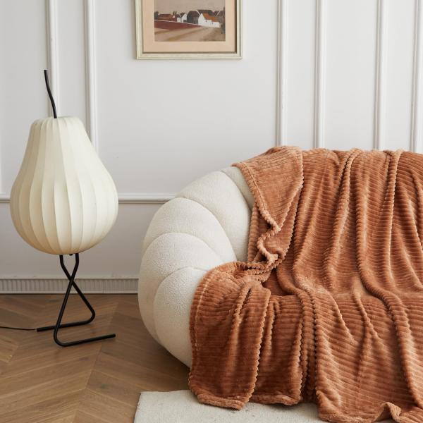 商品名: Simple&amp;Opulence フランネルフリース ラグジュアリー スーパーソフト 装飾スローブランケット 軽量 横型 ブランケット カウチ ベッド ソファ用 マキアートブラウン 50インチ x 70インチ Simple&...