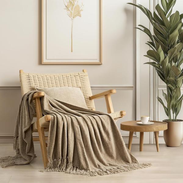 商品名: EverGrace ソフトシェニール織スローブランケット カウチ用 心地よいフラシ天 ファジー装飾 シェニール織 タッセル付き 軽量ブランケット ベッド/ソファ/ギフトに ホームデコレーションに ベージュ 50インチx60インチ ...