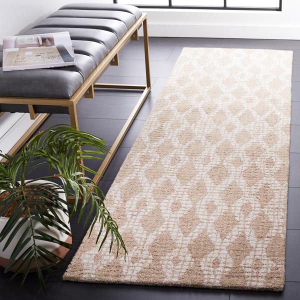 商品名:  SAFAVIEH Abstract Collection Runner Rug - 8' Runner, Beige &amp; Ivory, Transitional Design, Ideal for High Traffi...
