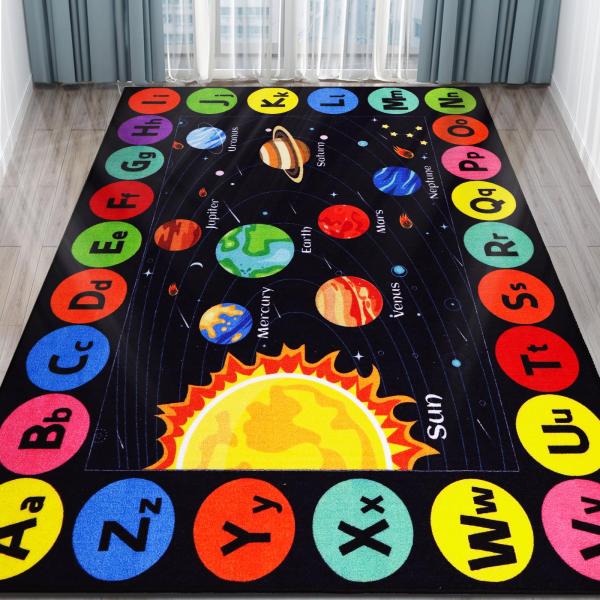 商品名: AKASISRUG キッズラグ 宇宙カーペット プレイルーム用 ABC 教育学習エリアラグ ノンスリップソーラーシステム ロードプレイラグ 子供の寝室、教室、保育室の装飾用(ブラック、78.7X59インチ) AKASISRUG K...