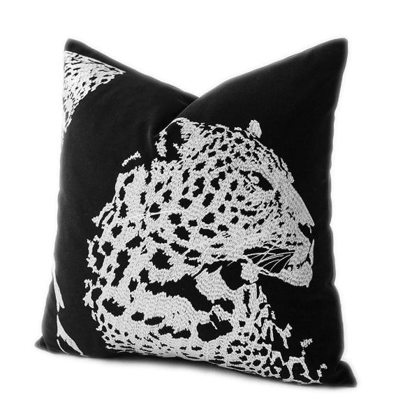 商品名: Croker Horse 18x18インチ スローピロークッションカバー - ブラック 刺繍 ヒョウ柄 チーター ラグジュアリー モダン スタイル ソファ 枕カバー リビングルーム 寝室用 Croker Horse 18x18''...