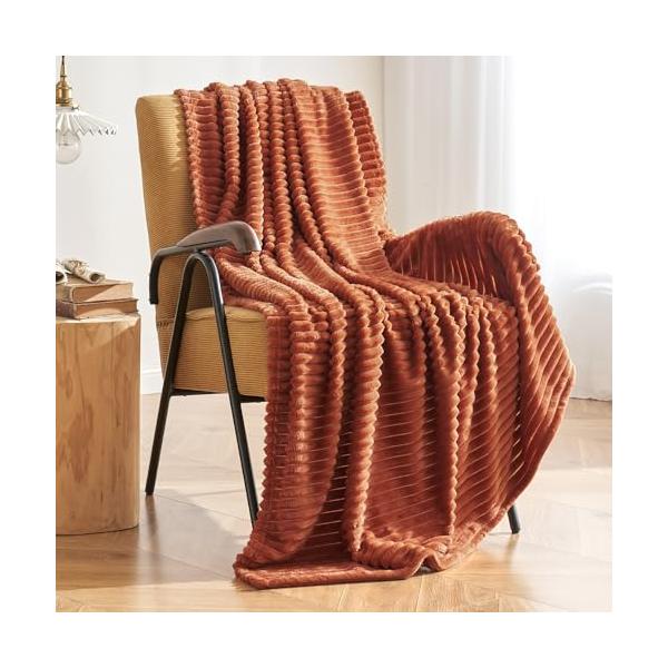 商品名:  MIULEE Rust Throw Blanket 3D Ribbed Jacquard Fleece Flannel Velvet Plush Decorative Bed Blanket (Throw, 50" x 60")...