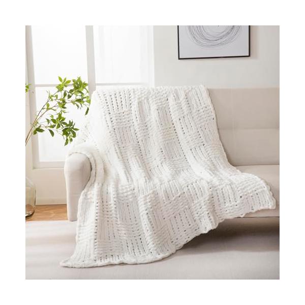 商品名: YIRUIO ハンドメイドチャンキーニットスローブランケットケーブル 市松模様 特大スロー 大きな糸 ウルトラソフト 快適 暖かい ホームデコレーション カウチ ソファベッド用 (白、スロー XL) YIRUIO Handmade...