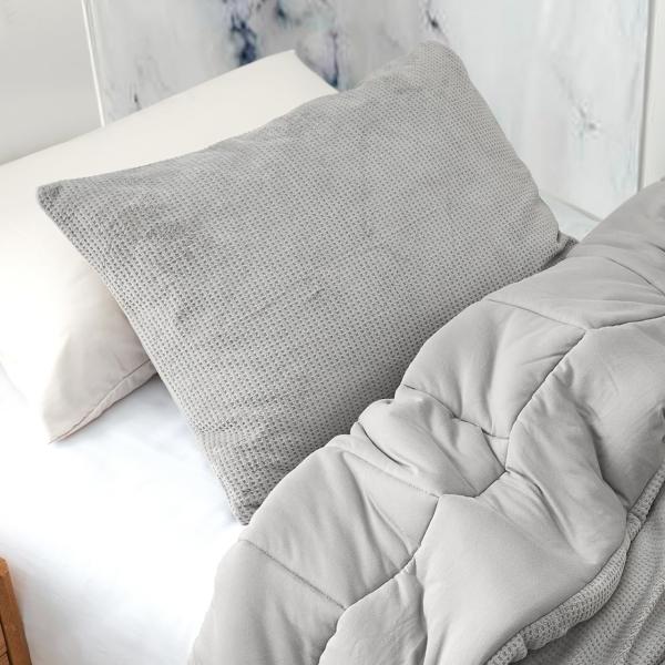 商品名:  Coma-Holic - Coma Inducer〓 (with Butter) Standard Sham (2 Pack) - Driftwood Grayブランド: Byourbed商品サイズ: Standard高さ: 2...