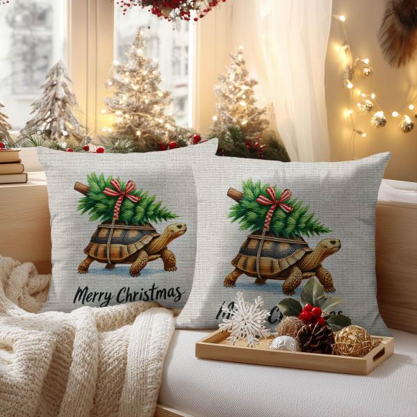 商品名: HOMETITUTE クリスマススロークッションカバー 2枚セット 18x18インチ リネン 装飾クッションカバー 亀 クリスマスツリー 面白い ホリデー ピローケース ソファ カウチ ベッド 冬 ホームデコレーション HOMET...