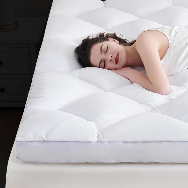 商品名: DOWNCOOL (ダウンクール) 3インチ クイーンマットレストッパー 超厚手でふわふわのサポートメモリーフォームマットレストッパー 体の痛みに 通気性のあるメッシュデザイン 深い眠りのためのマットレスパッド 80x60x3イン...