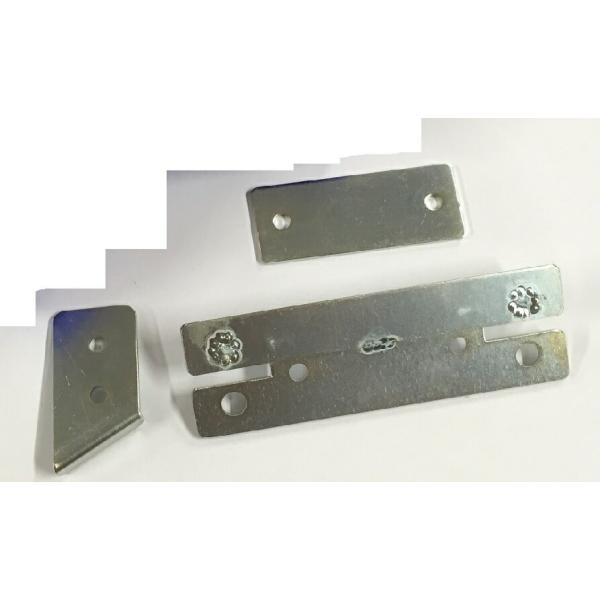 ☆☆メーカーより取り寄せパーツになります☆☆インタークーラーを上方に2センチ持ち上げるステーセット。風がよく通りインタークーラーの効率がよくなり、吸気温度の上昇を抑える事でエンジンのパワー損失が少なくなります。当社テストでは一般道でナイナス...