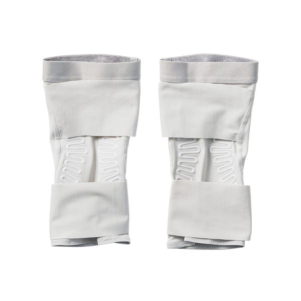 日本テレビ通販『ポシュレ』で放送!当店でお申し込み頂いた方は番組でご案内した時期よりお届けにお時間を頂きます。【セット内容】左右1セット【商品詳細】サイズ：　適応範囲 (ひざのお皿中心まわり) 　M：35〜38cm　L：38〜41cm　LL...