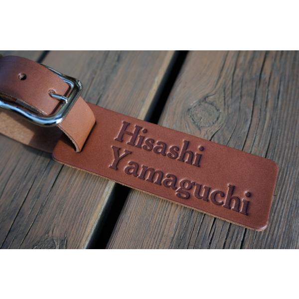 【商品詳細】牛革（ヌメ革）のレザープレートにご依頼の名前を刻印します。サイズ：12センチ×4センチカラー：ナチュラル、ブラウン、チョコ、ブラックベルト：21ミリ（シルバー・バックル）厚さ：２ミリ程度です。この商品画像の活字（フォント）は、C...