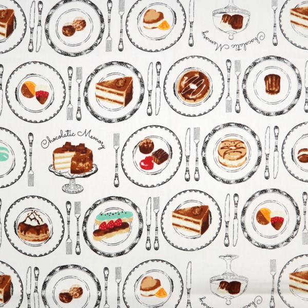 生地は50cm単位での販売になります。ゆうパケット便(メール便)での発送は2.5m(購入数５)まで。商品コード：013-17-cs1414デザートタイム／オックス生地生地幅110cm／綿100％オックス生地線描きのお皿の上には美味しそうなデ...