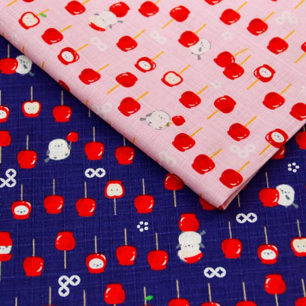 生地は50cm単位での販売になります。ゆうパケット便(メール便)での発送は3m(購入数６)まで。商品コード：014-17-cs1664リンゴ飴とシマエナガ メルマガ商品／ドビー生地生地幅108cm／綿100％ドビー生地※メーカー協賛商品の為...