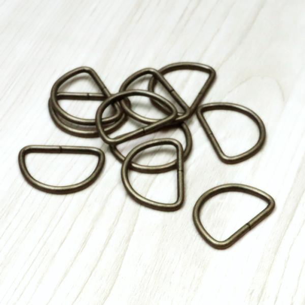 ゆうパケット便(メール便)での発送は(購入数３０)まで。商品コード：0ac--d3x31Dカン30mm（10個入）エプロンやサロペット、バッグなどの備品に大活躍。色は人気のアンティークゴールドです。お得な10個入！！是非この機会にお求め下さ...