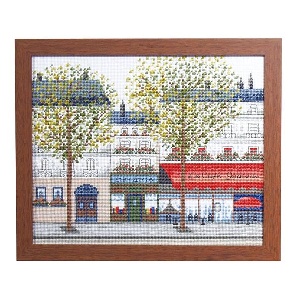■額外径：約35.1cm×41.8cm、額内径：約29.7cm×36.4cm絵画のように美しくおしゃれなヨーロッパの風景を、クロス・ステッチで再現してみませんか。4作品から成る四季シリーズの一つ、すべて作ってもお好きなデザインを単独でも。こ...