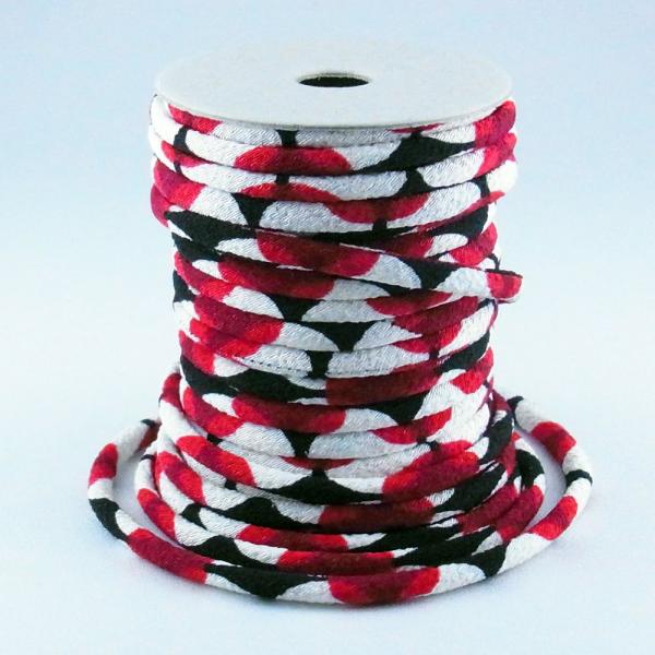 ■表地（ちりめん）：ポリエステル100%　中芯：アクリル100%※10cm単位で販売、価格は10cm分です。数量は10cm単位で入力して下さい(例:1m購入なら数量10)●グラフィカルに表現された七宝柄がおしゃれな丸ひもです！コントラストの...