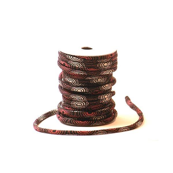 ■表地（ちりめん）：ポリエステル100%　中芯：アクリル100% ※10cm単位で販売、価格は10cm分です。数量は10cm単位で入力して下さい(例:1m購入なら数量10) ●黒地に赤と白の波紋。同心円の柄に見えて、洋風にも合うオシャレな印...