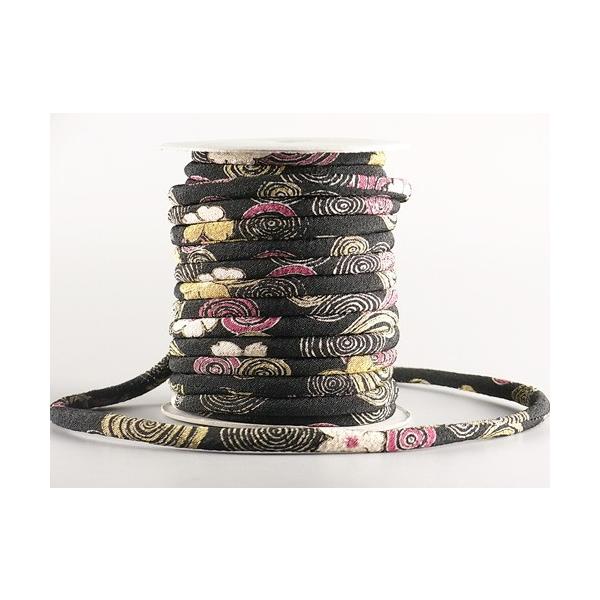 ■表地（ちりめん）：ポリエステル100%　中芯：アクリル100% ※10cm単位で販売、価格は10cm分です。数量は10cm単位で入力して下さい(例:1m購入なら数量10) ●黒地に丸いデザインがモダンな印象のちりめんひも。渦巻き状の同心円...