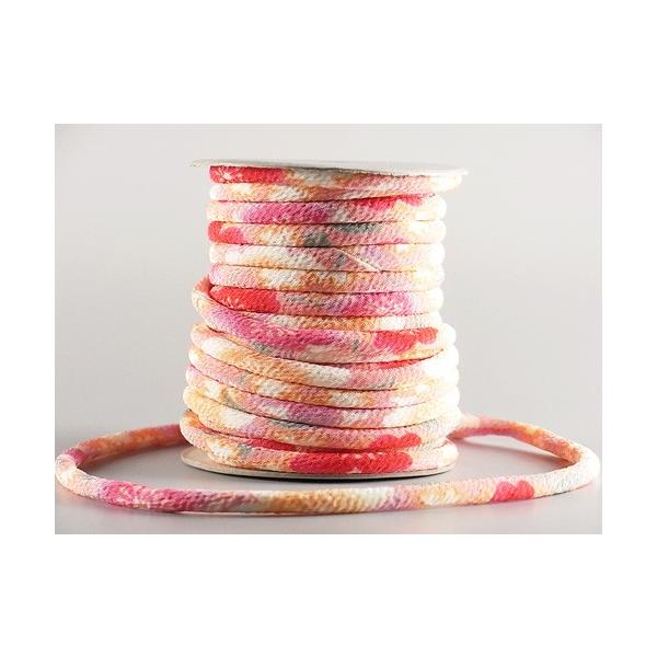 ■表地（ちりめん）：ポリエステル100%　中芯：アクリル100% ※10cm単位で販売、価格は10cm分です。数量は10cm単位で入力して下さい(例:1m購入なら数量10) ●桜の花びらが重なり合う柄がきれいな和風ちりめん紐。使っている生地...