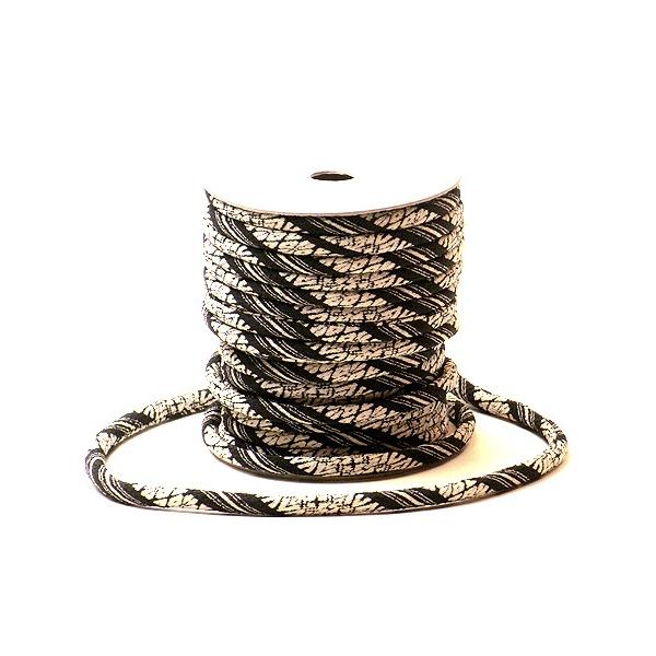 ■表地（ちりめん）：ポリエステル100%　中芯：アクリル100% ※10cm単位で販売、価格は10cm分です。数量は10cm単位で入力して下さい(例:1m購入なら数量10) ●黒地にアイボリーの博多縞がかっこいいちりめん紐です。●中の芯（ア...