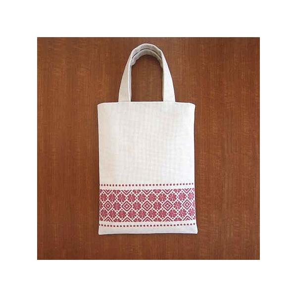 ■出荷目安：2〜7日後●日本の伝統刺繍「こぎん」を実用的なアイテムにアレンジした「こぎんキット・バッグ（ベージュ）」です。初めての方にもやさしい、こぎんキットをお楽しみください。日本の伝統刺繍ながら、どこか洋風な感じも漂うかわいらしいバッグ...