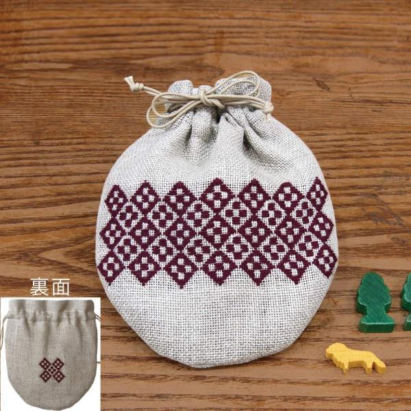 ●日本の伝統刺繍「こぎん刺し」のきんちゃくキットです。サンドベージュ色のリネンクロスを使って作る巾着がハリノヲト（植木友子）さんの新作キットとして登場。いくつあっても便利な巾着型のポーチは、プレゼントにしても喜ばれますね。●出来上がりサイズ...