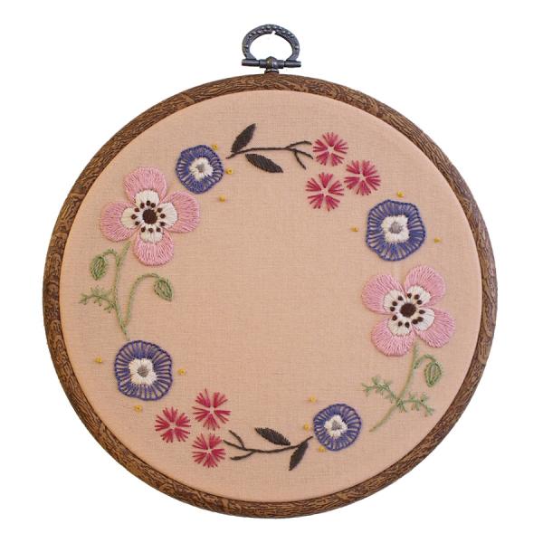 ■額内径 約15.5cmナチュラルな雰囲気がステキな「ガーデンパーティー」シリーズのフランス刺しゅうキット（刺しゅう針付き）。初めての方でも刺しやすい GARDEN PARTY コットンクロスに、図案があらかじめプリントされています。かわい...