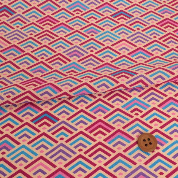 ■ポリエステル100% ■約110cm幅※ボタンは直径約2cm。10cm単位で販売、価格は10cm分。数量は10cm単位で入力して下さい(例:1m購入なら数量10)。幾何学模様で表現した青海波文様を、ポップで現代的な配色でアレンジしました。...