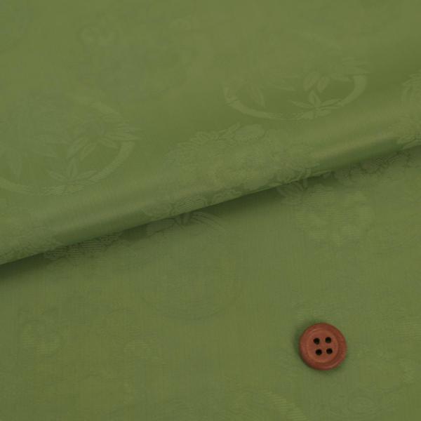 ■レーヨン100% ■約57-60cm幅 ■厚み約0.3mm※ボタンは直径約2cm。10cm単位で販売、価格は10cm分です。数量は10cm単位で入力して下さい(例:1m購入なら数量10)●まるでシルクのような、しなやかで光沢のあるレーヨン...