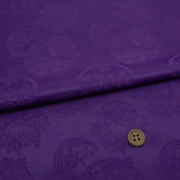 ■レーヨン100% ■約57-60cm幅 ■厚み約0.3mm※ボタンは直径約2cm。10cm単位で販売、価格は10cm分です。数量は10cm単位で入力して下さい(例:1m購入なら数量10)●まるでシルクのような、しなやかで光沢のあるレーヨン...